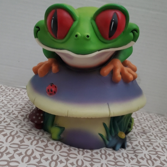 Rainforest Cafe | Other | Vintage Rainforest Cafe Pvc Frog Bank | Poshmark